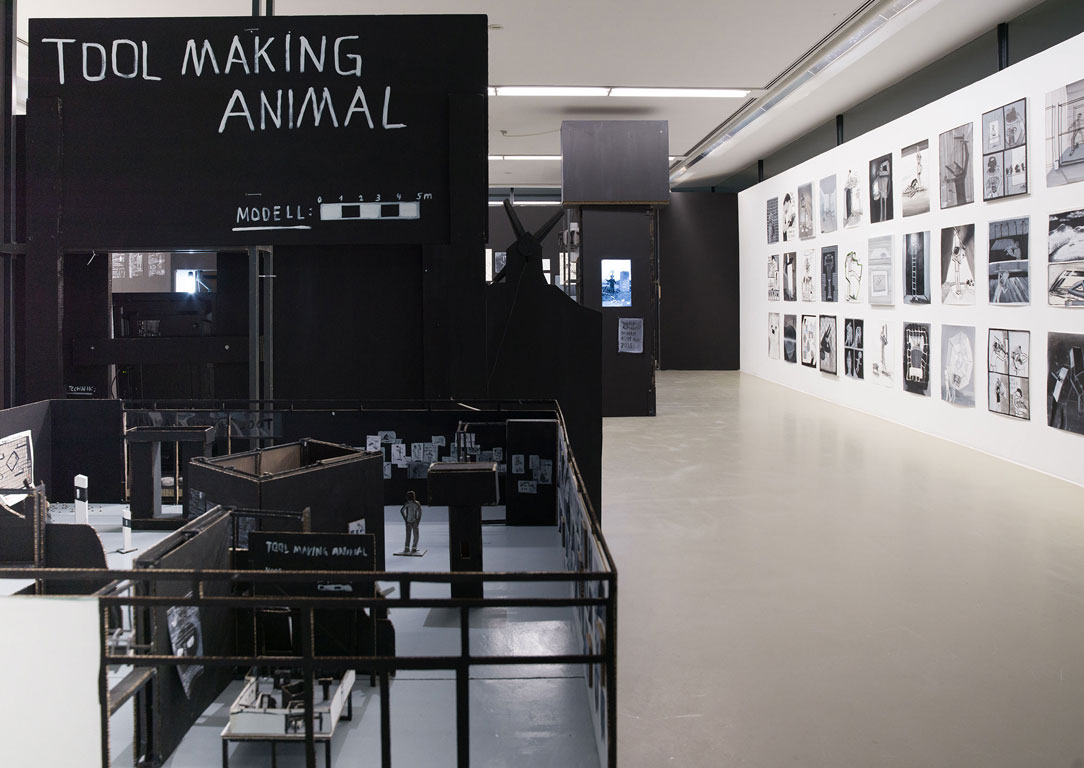 julia oschatz — TOOL MAKING ANIMAL